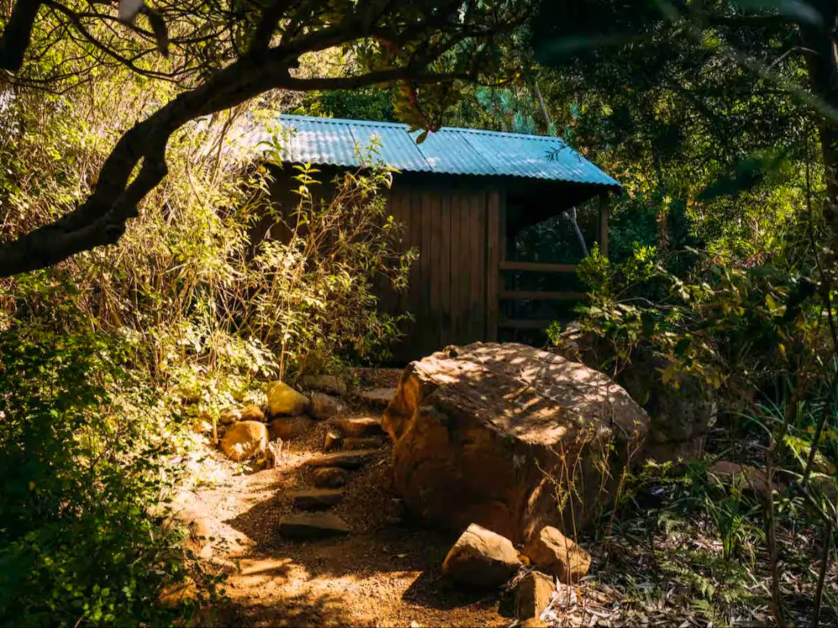 One Bedroom Hut-The Mountain Hut in Phakalane Retreat: Serene ...
